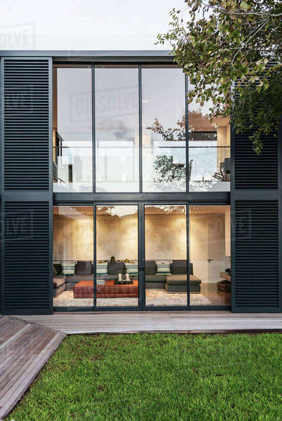 Modern, luxury home showcase exterior - Royalty-free Stock Photo | Dissolve