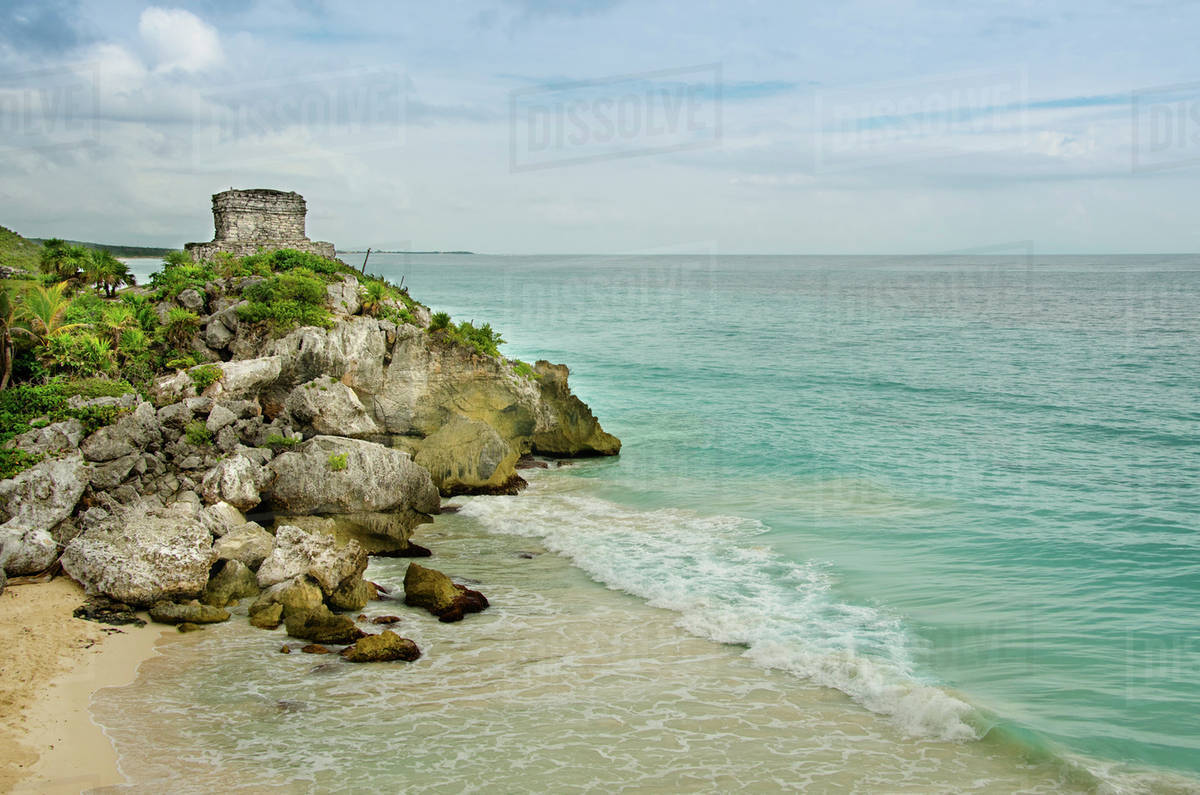 Mexico, Tulum, ancient ruins on beach - Stock Photo - Dissolve