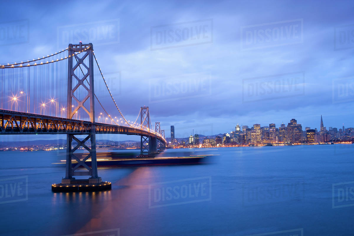 USA, San Francisco, City skyline with Golden Gate Bridge - Royalty-free ...
