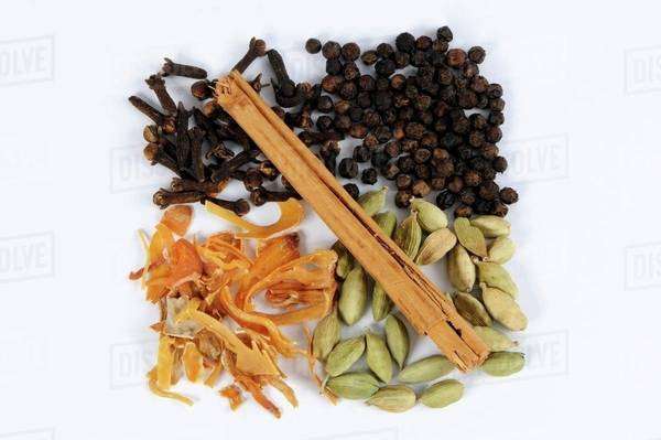 Cloves, mace, cardamom, cinnamon stick, peppercorns - Stock Photo ...