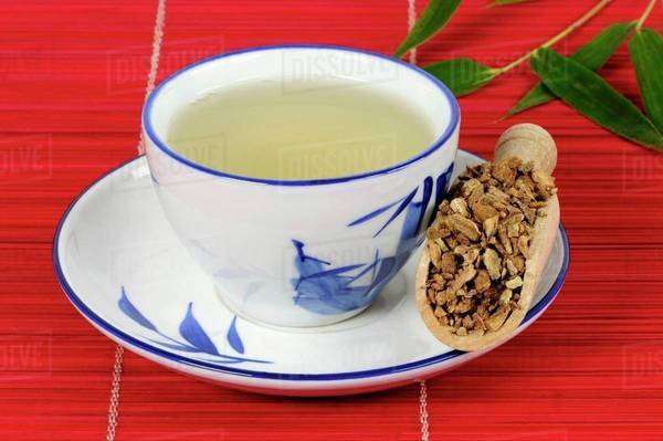 Aucklandia root tea (Aucklandiae Radix, Mu Xiang) - Stock Photo - Dissolve