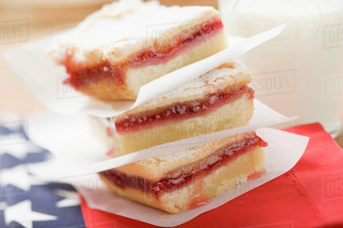 Jam slices with icing sugar, in a pile (USA) - Royalty-free Stock Photo ...