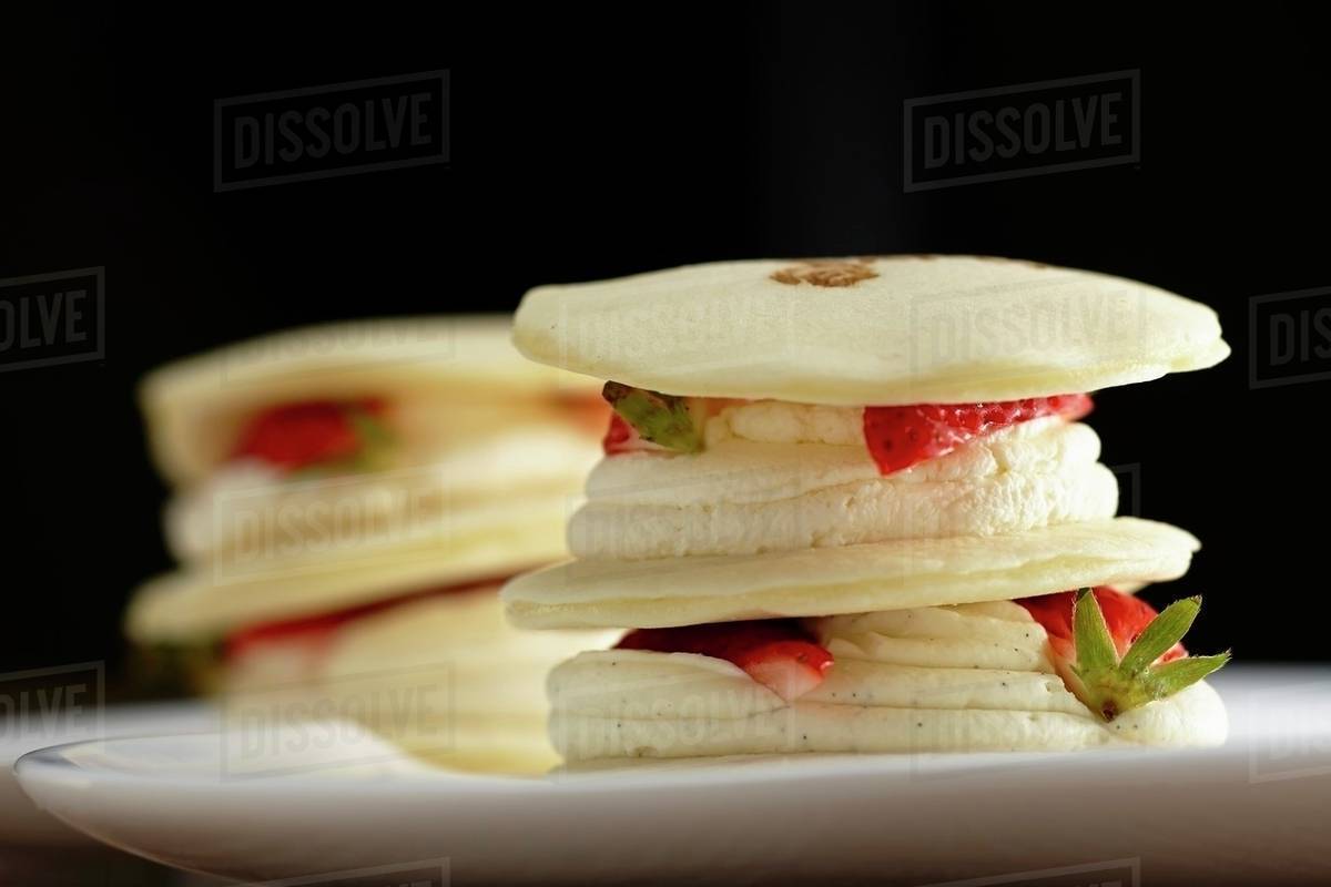 Dorayaki (Japanese sweets) with strawberries - Royalty-free Stock Photo ...
