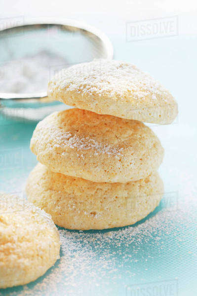 Sponge biscuits with icing sugar - Royalty-free Stock Photo | Dissolve