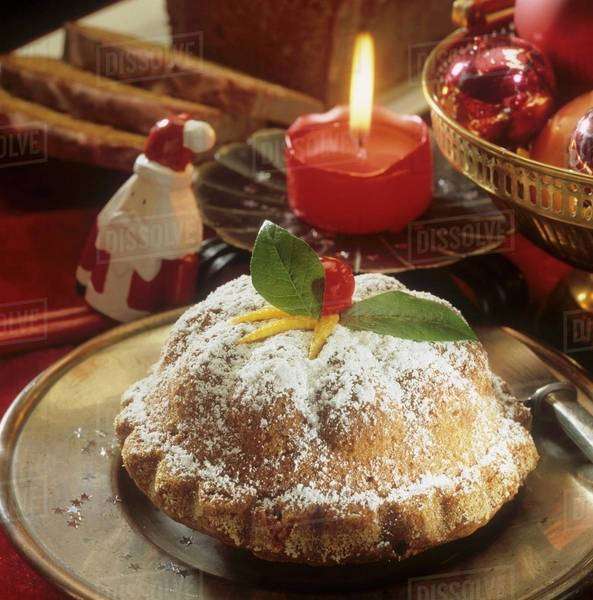 Small Advent cake - Stock Photo - Dissolve