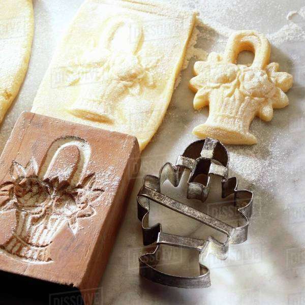 Springerle cookies, wooden moulden and matching cutter - Stock Photo ...
