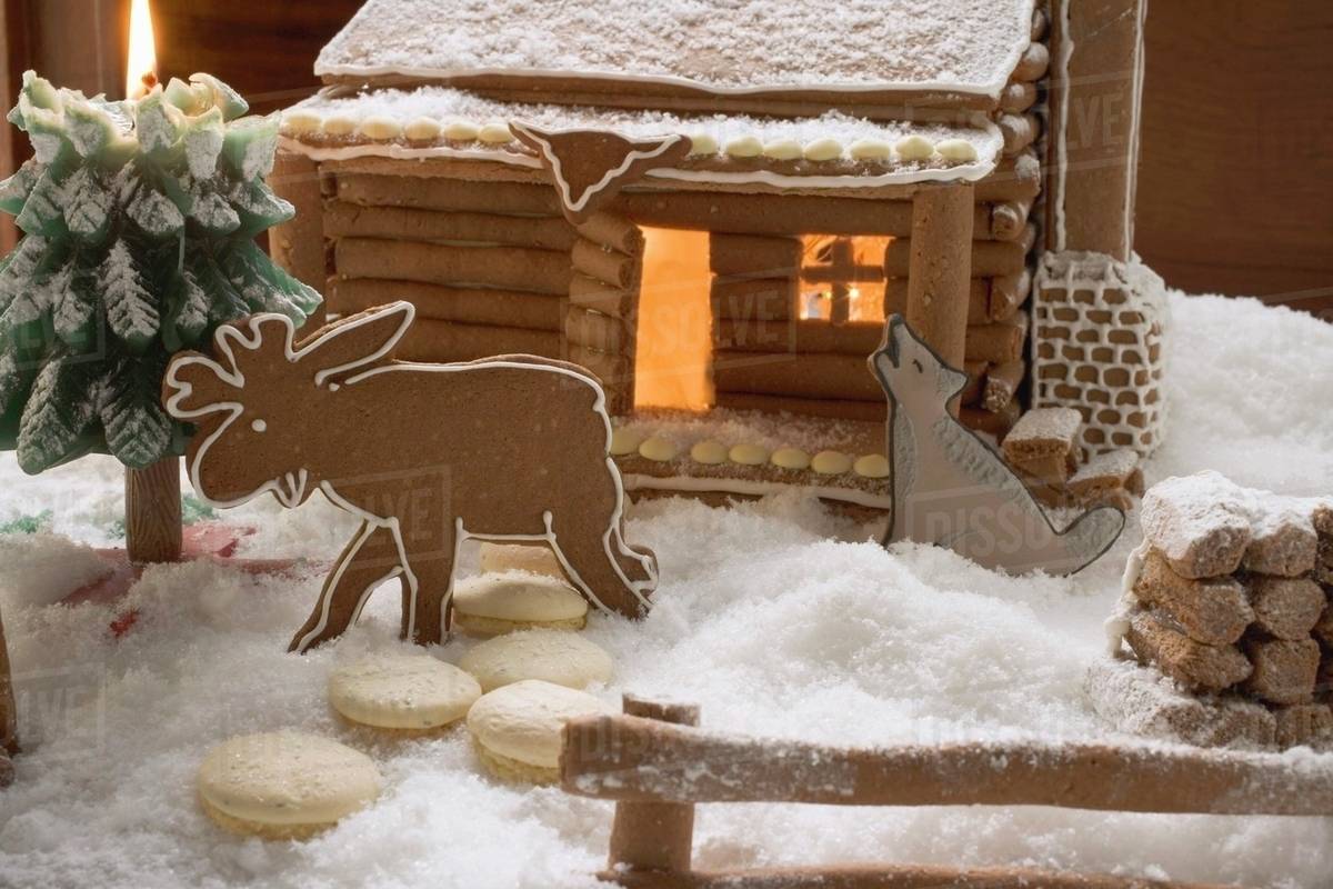 Gingerbread house with gingerbread animals - Royalty-free Stock Photo ...