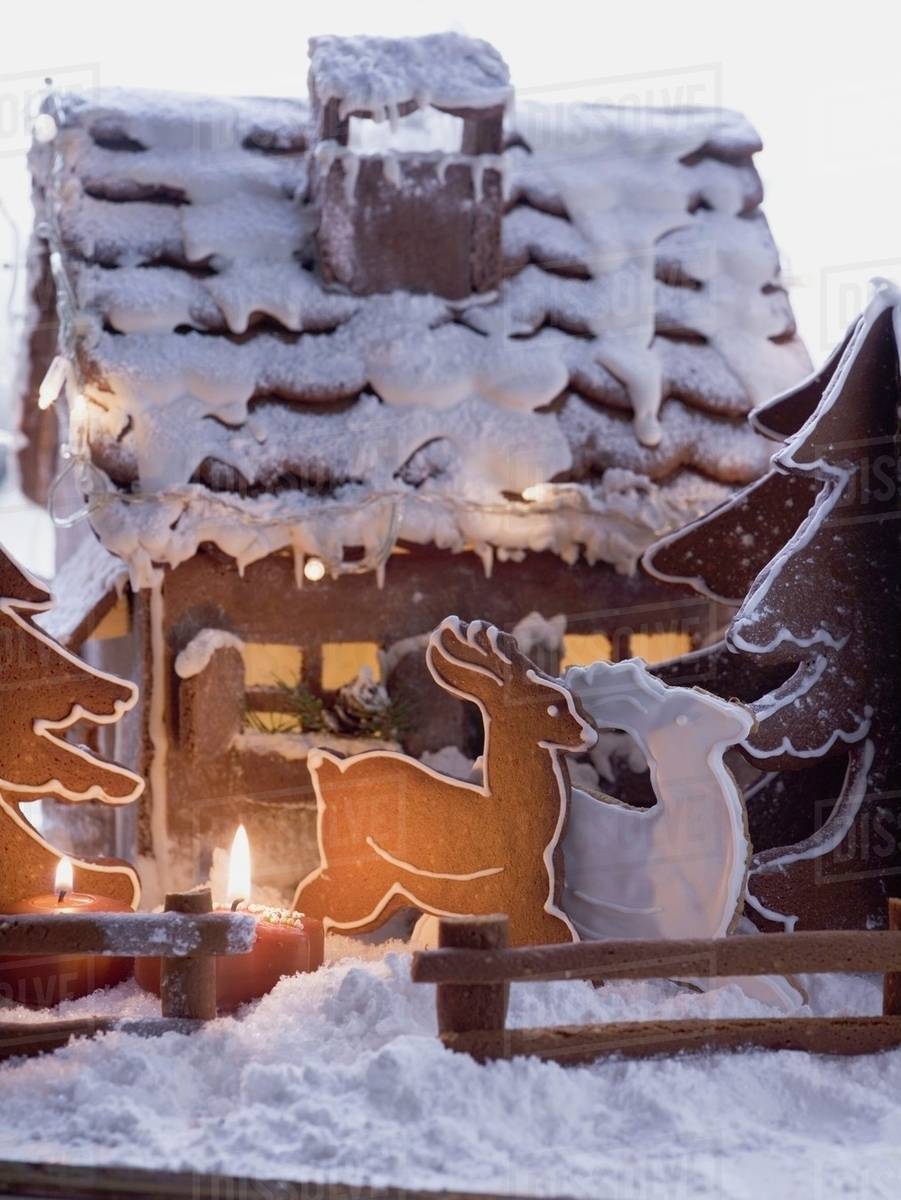 Gingerbread house with gingerbread animals - Royalty-free Stock Photo ...