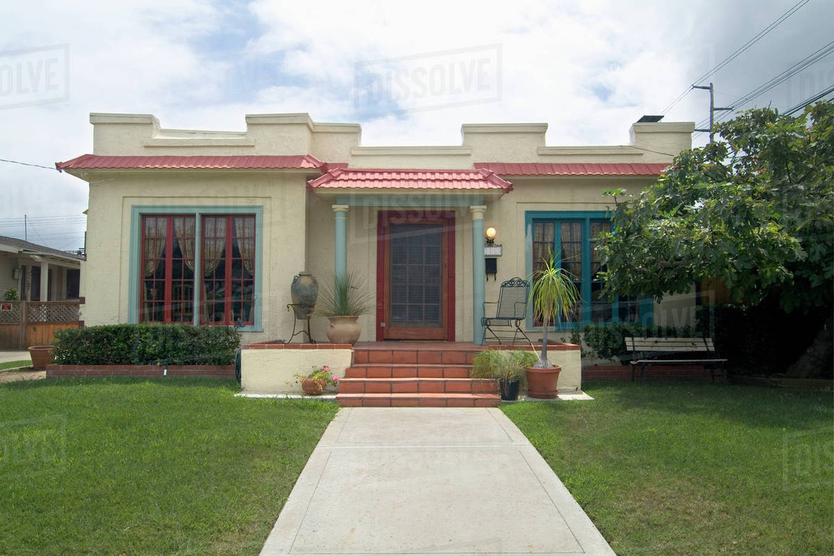 Exterior one story Italianate cottage at San Diego - Royalty-free Stock ...
