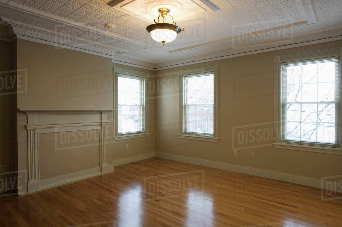 Empty room in apartment with hardwood floor - Royalty-free Stock Photo ...