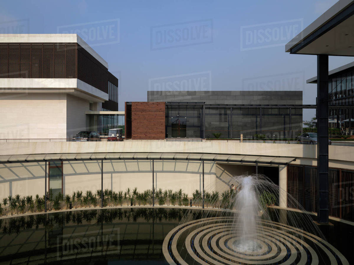 Contemporary circular water fountain - Royalty-free Stock Photo | Dissolve