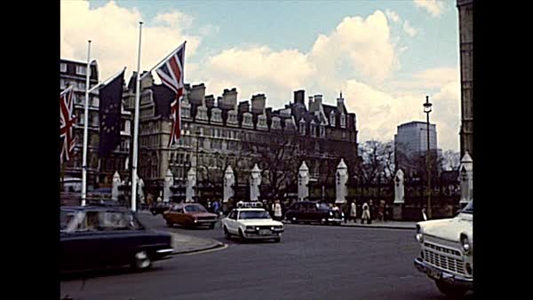 LONDON, UNITED KINGDOM - CIRCA 1977: Big Ben clock tower in Parliament ...