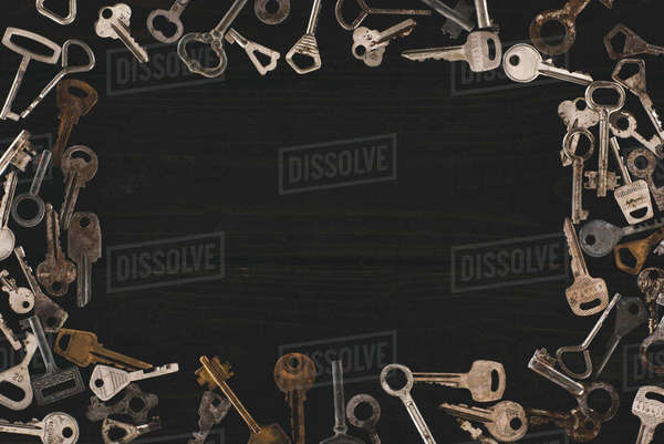 top view of vintage keys frame isolated on black - Royalty-free Stock ...