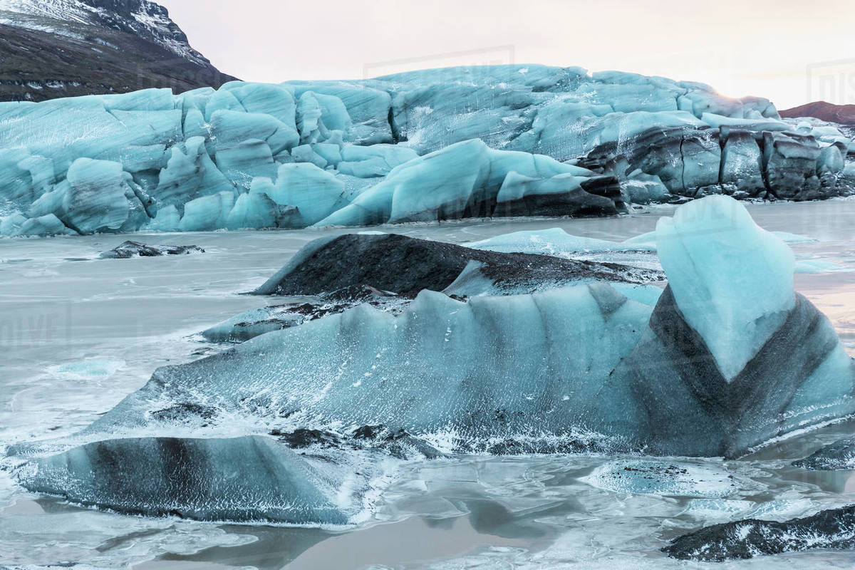 Beautiful scenic glacial landscape, svinafellsjokull glacier, Iceland ...