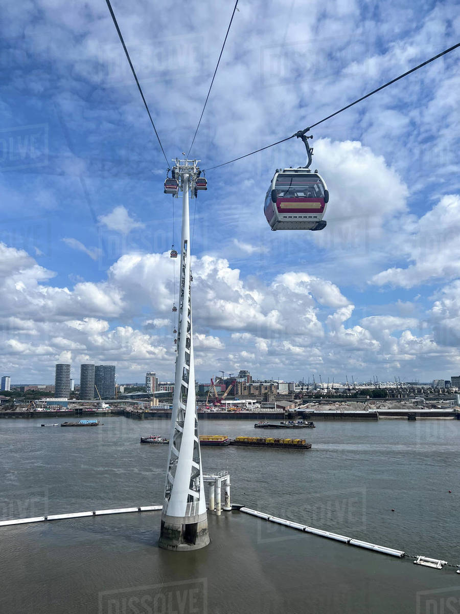 The London Cable Car (Dangleway), Greenwich Peninsula, London, England ...