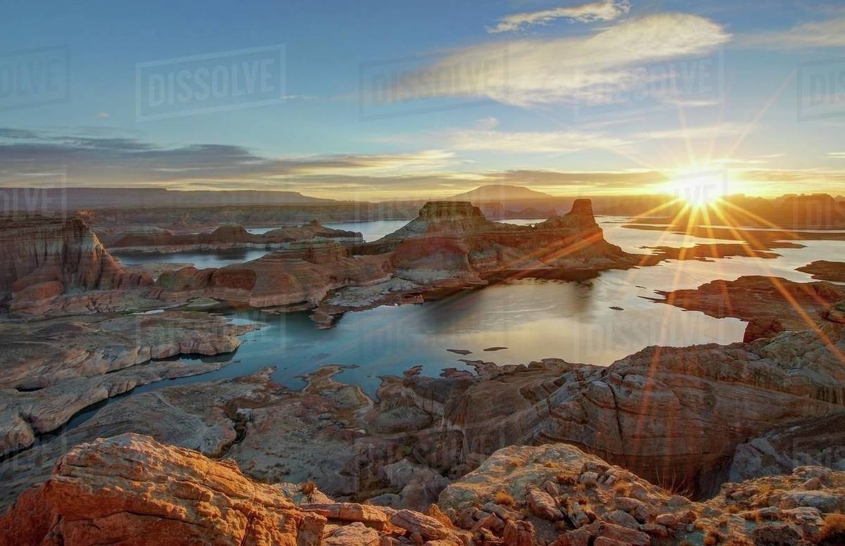 Sunrise at Alstrom Point Over Gunsight Bay, Lake Powell, Utah, America ...