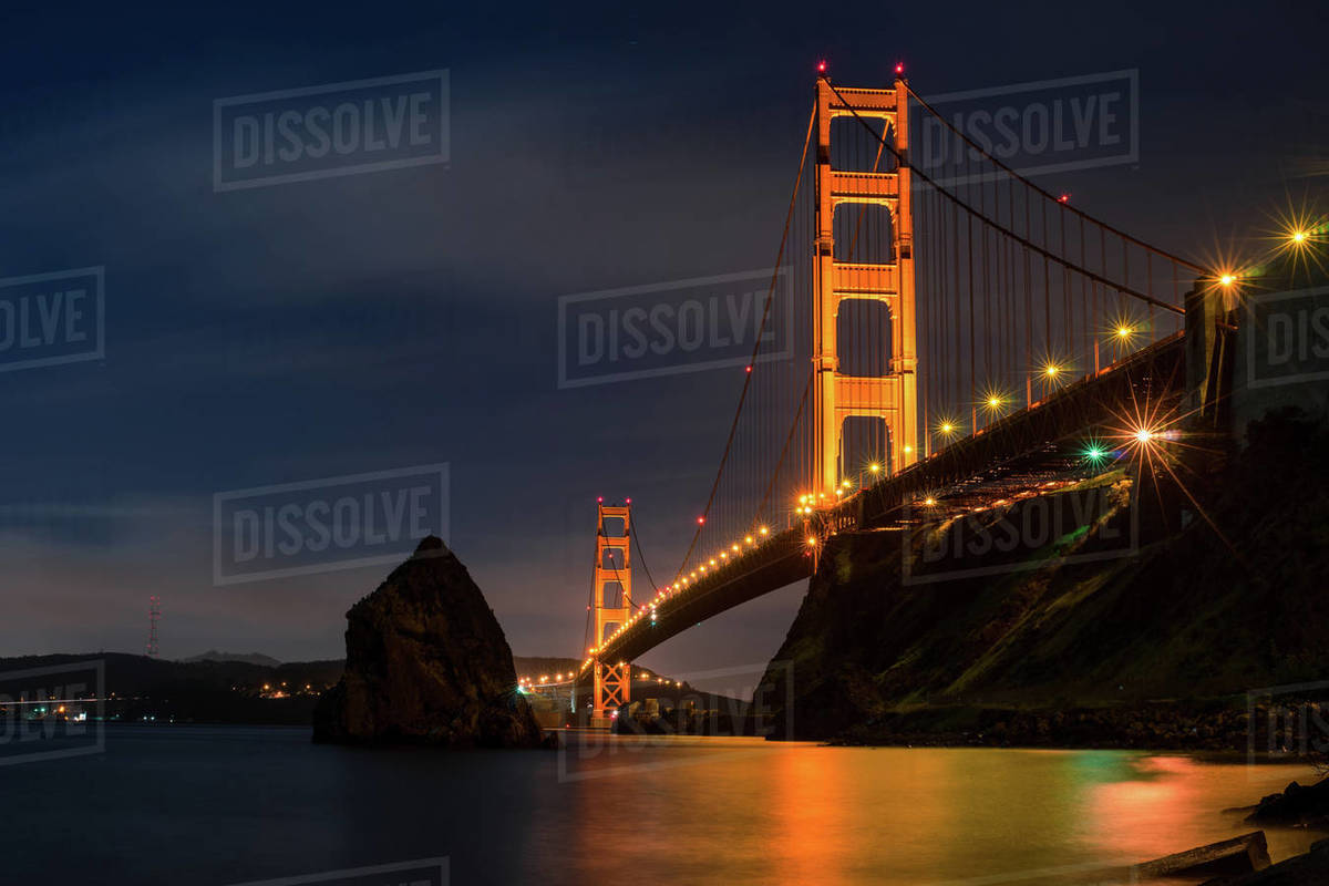 Golden Gate Bridge at night, San Francisco, California, America, USA ...