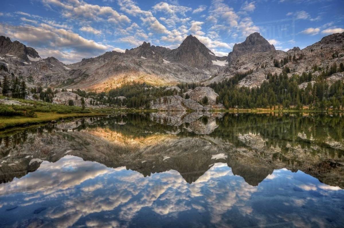 USA, California, Inyo National Forest, Banner Peak and Mount Ritter ...