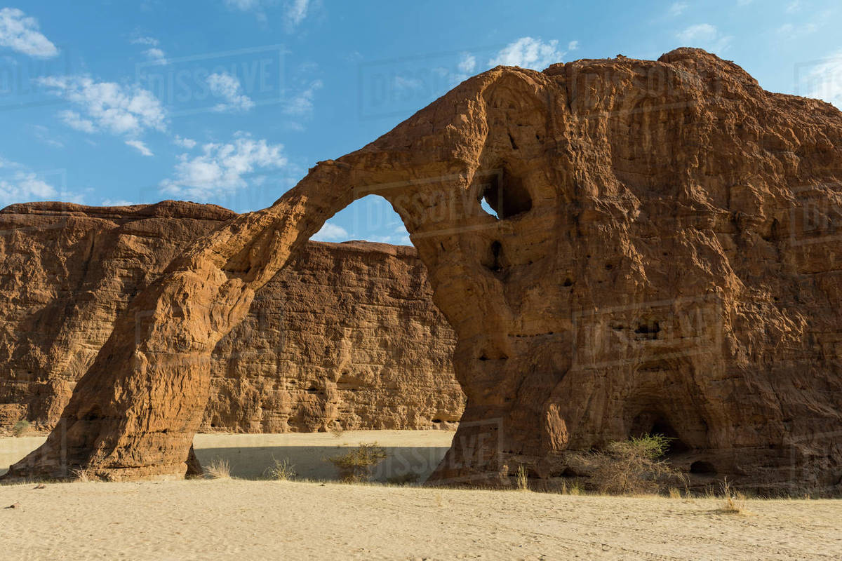 Elephant rock arch, Ennedi Plateau, UNESCO World Heritage Site, Ennedi ...