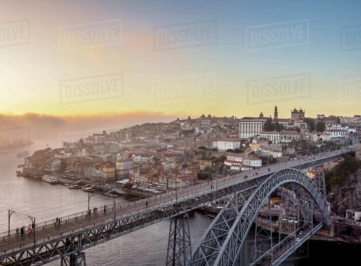 Dom Luis I Bridge at sunset, elevated view, Porto, Portugal, Europe ...