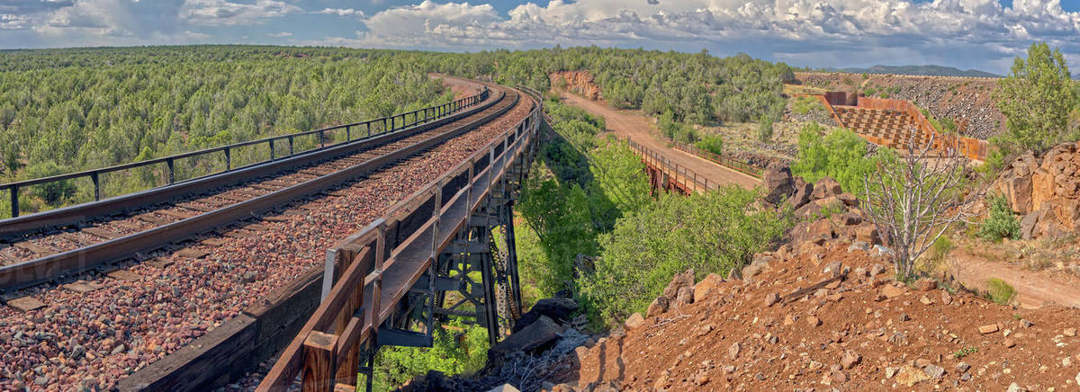 Super Panorama of a spillway and railroad bridge over Hell's Canyon ...