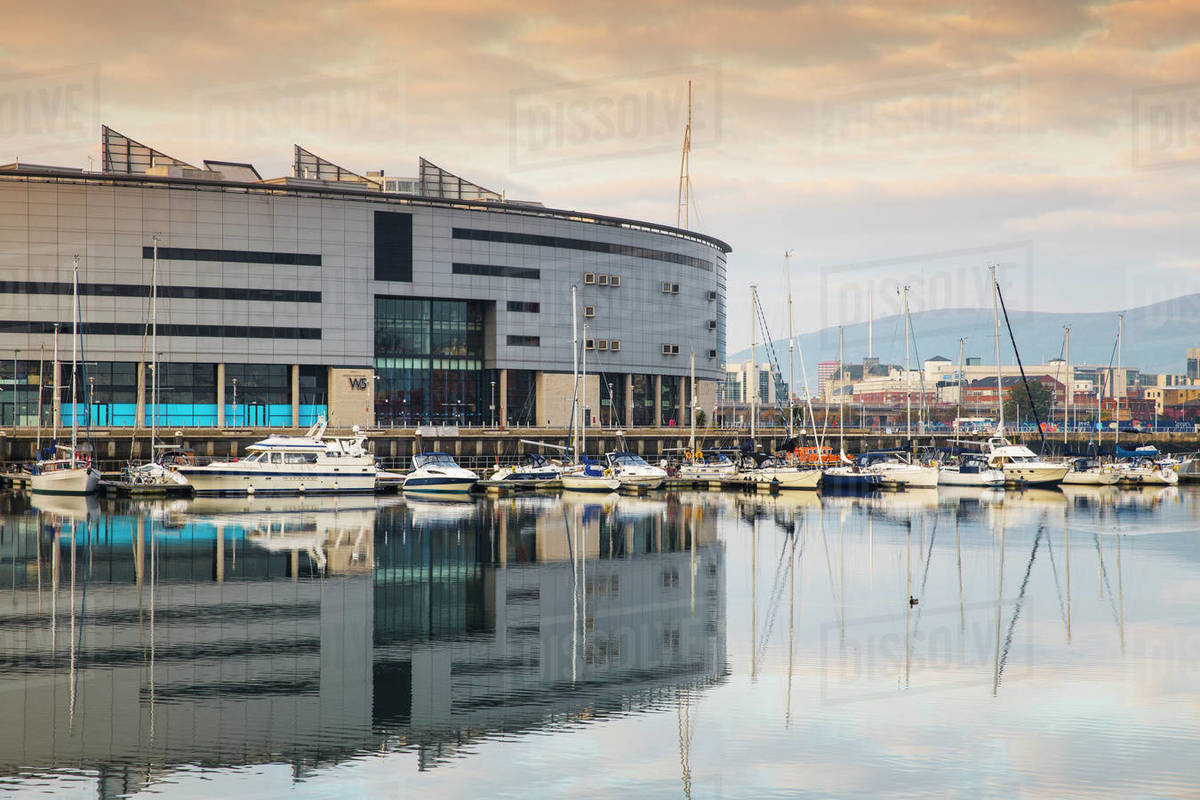 W5 Science and Discovery Centre reflecting in Belfast Harbour Marina ...
