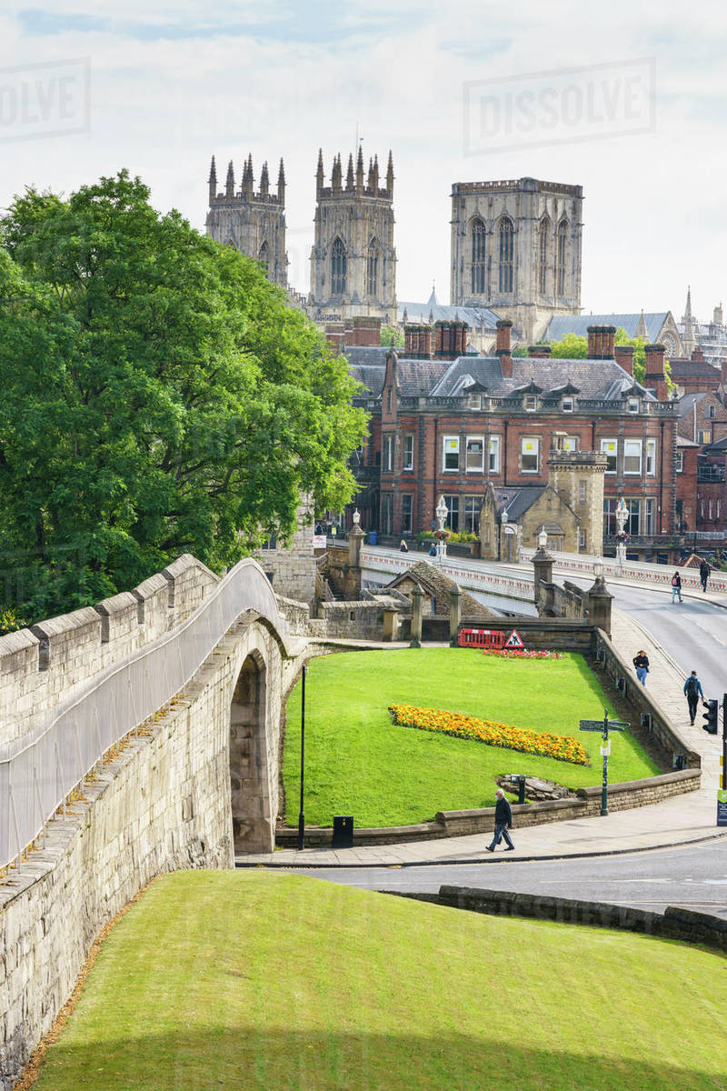 Medieval city walls and York Minster, York, North Yorkshire, England ...