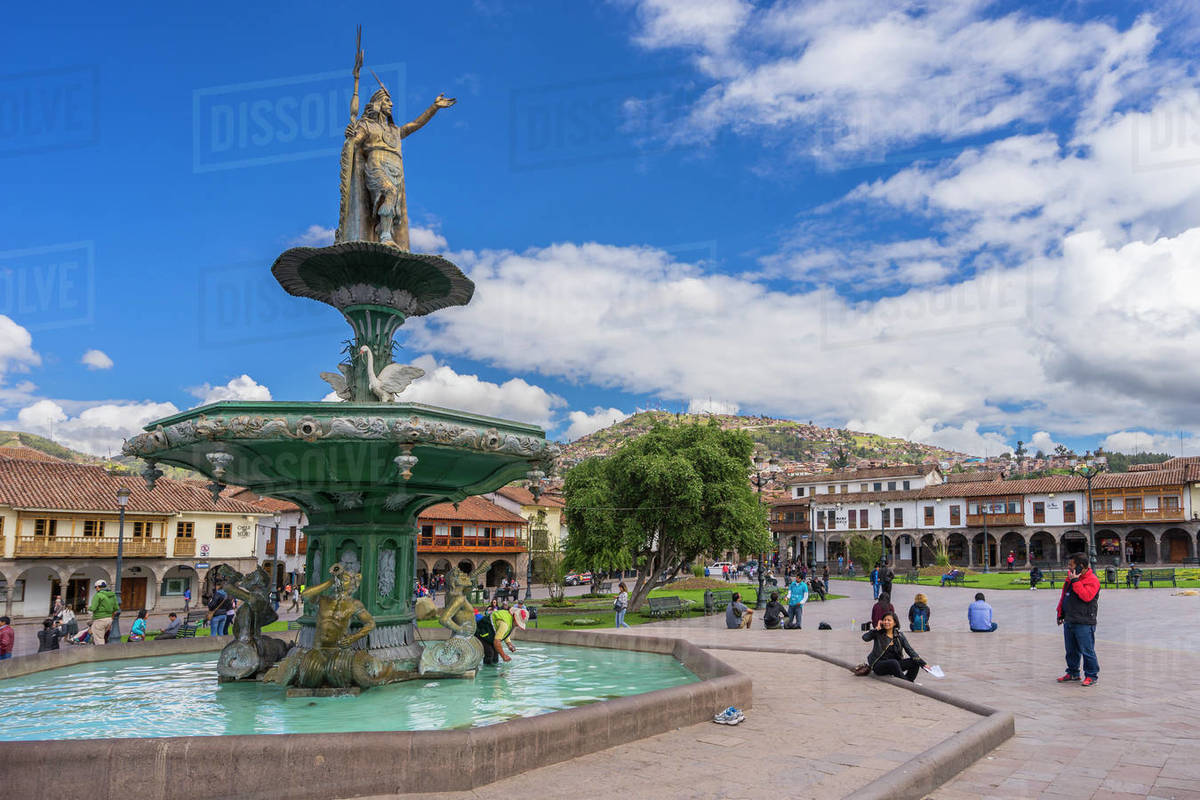 Fountain with Inca King Pachacutec, Plaza de Armas Square, Cusco, Peru ...