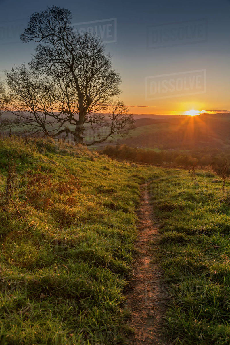 View of sunset from path on Baslow Edge, Baslow, Peak District National ...