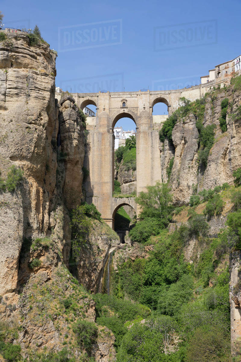 Puente Nuevo (New Bridge) and the white town perched on cliffs, Ronda, Andalucia, Spain, Europe ...