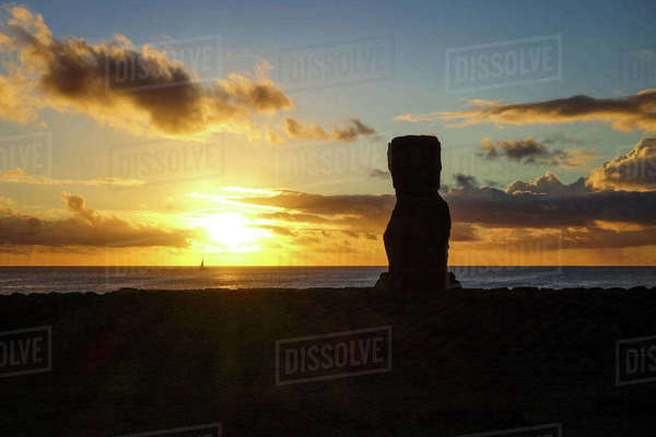 Moai statue ahu akapu at sunset, easter island, Chile - Royalty-free ...