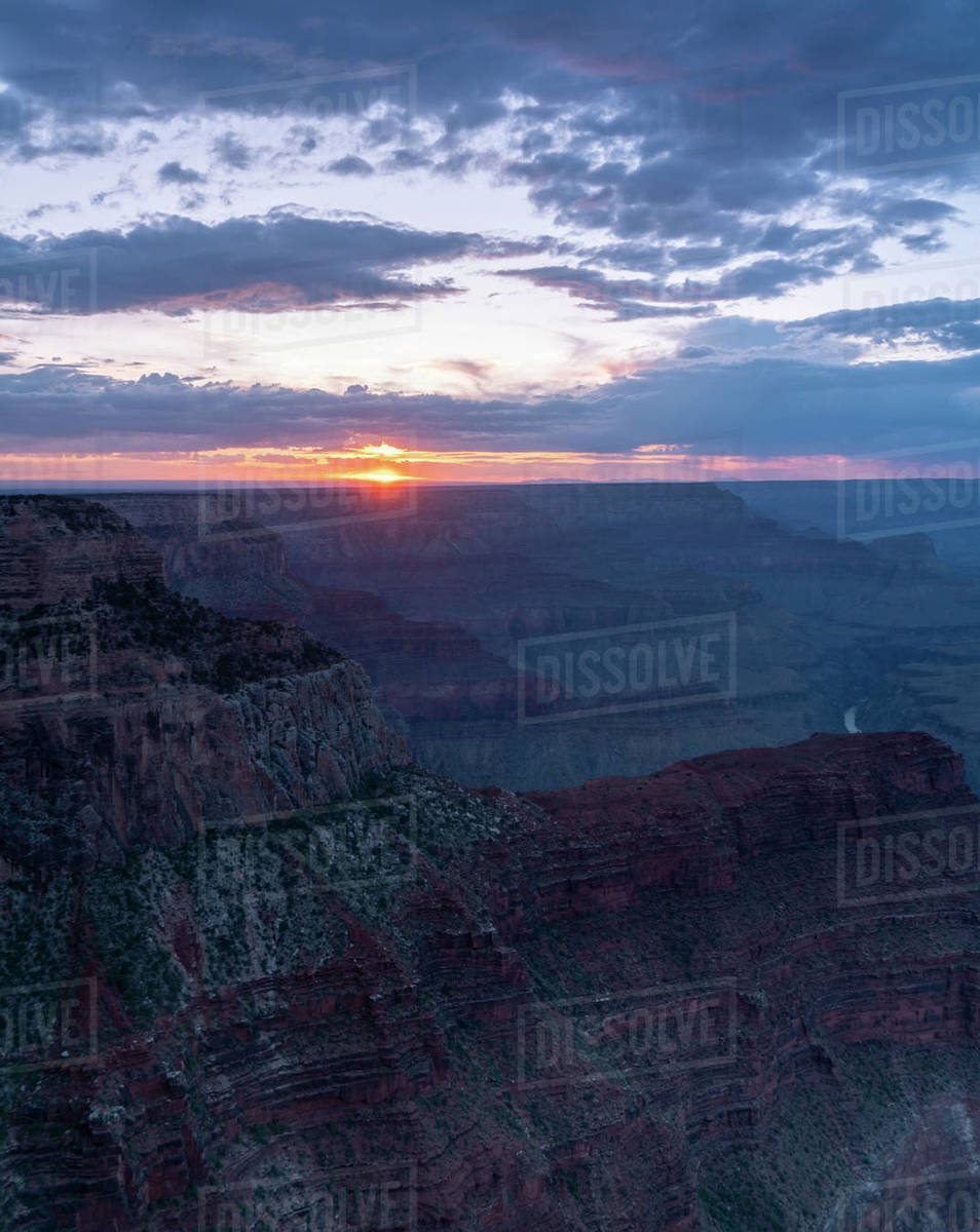 a sunset view from hopi point of the grand canyon national park in ...