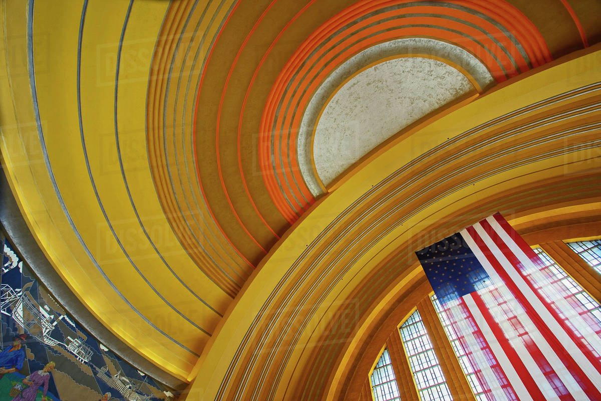 Rotunda and flag in Cincinnati's Union Terminal now the home of the ...