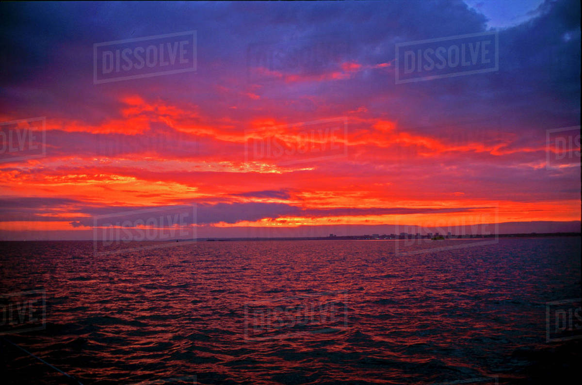 United Kingdom, Southend-on-Sea. Sunset on the Thames. - Royalty-free ...