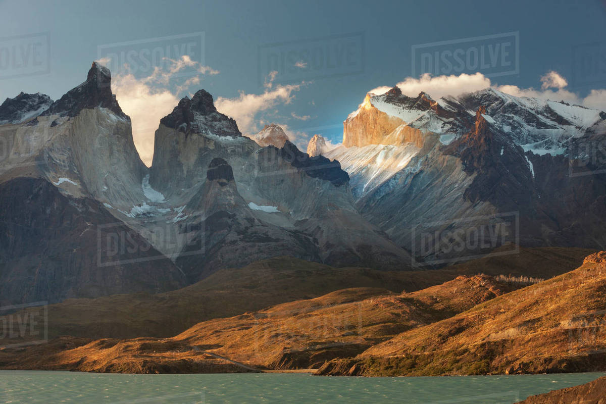 Cordillera del Paine. Gigantic granite monoliths. Cuernos del Paine ...