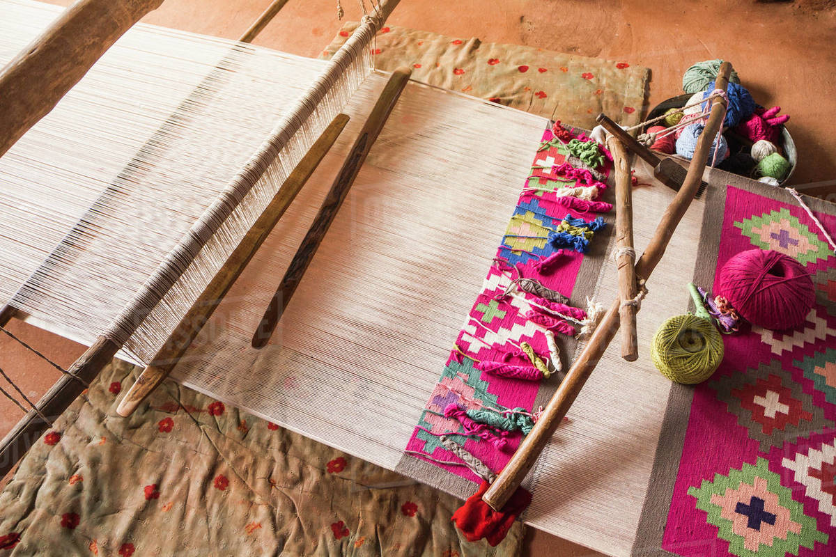Rug being made on weaving machine, Jodhpur, Rajasthan, India - Royalty ...
