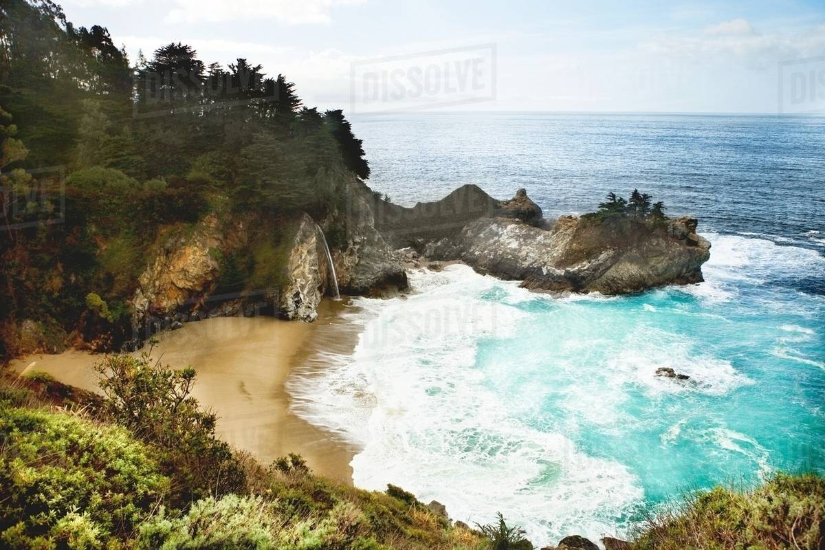 Bay and beach in California - Stock Photo - Dissolve