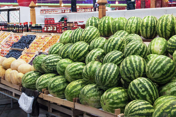 Ripe watermelons in farmer market: fresh organic healthy watermelons at ...