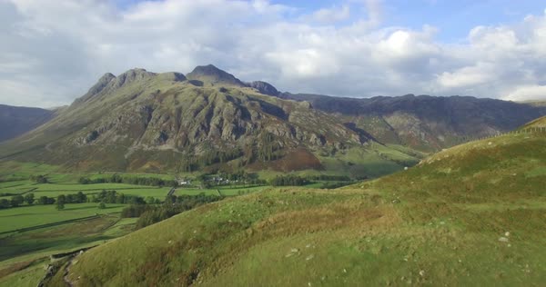 Great Langdale and the Langdale Pikes from Side Pike, Lake District ...
