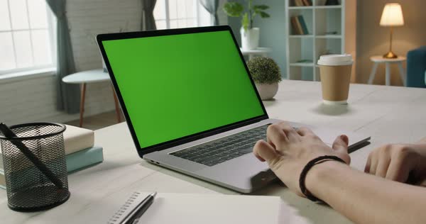 Green Screen - Stock Videos - Dissolve