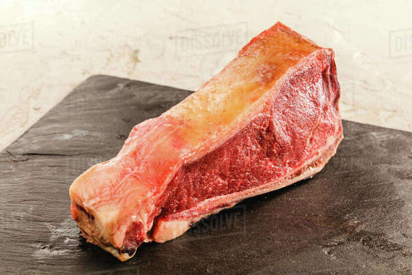 Ready-to-cook raw aged beef. Chuleton rubia gallega - Royalty-free ...