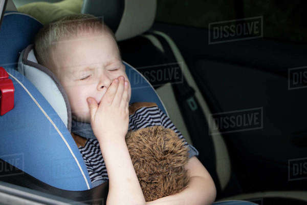 The child was rocked in a car seat. The boy suffers from kinetosis and ...