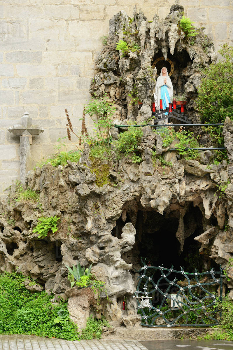 Shrine At Iglesia Parroquial De San Sebastian De Soreasu; Loyola ...