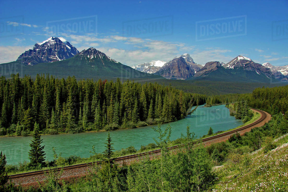 Morant's Curve, Bow River, Banff National Park, Rocky Mountains ...