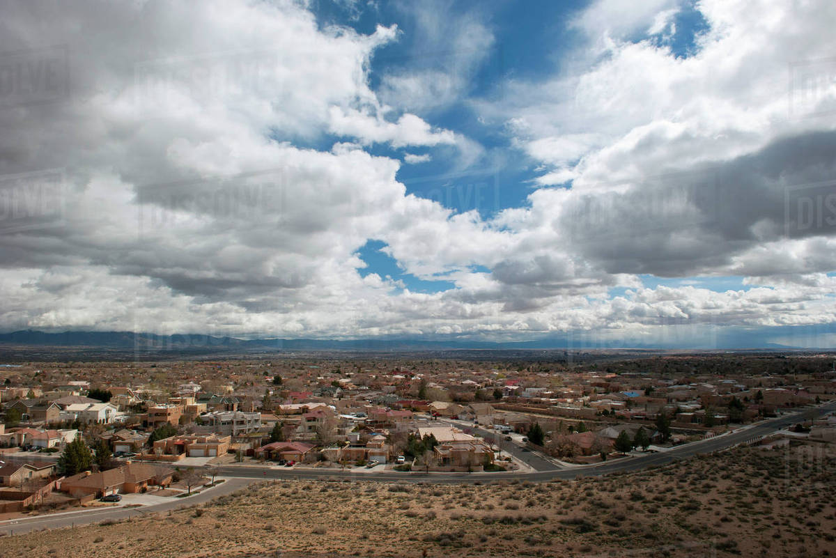 Suburban homes in the desert near Albuquerque, New Mexico, USA ...