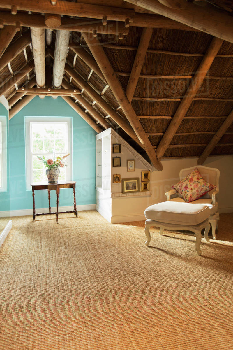 Luxury attic - Royalty-free Stock Photo | Dissolve