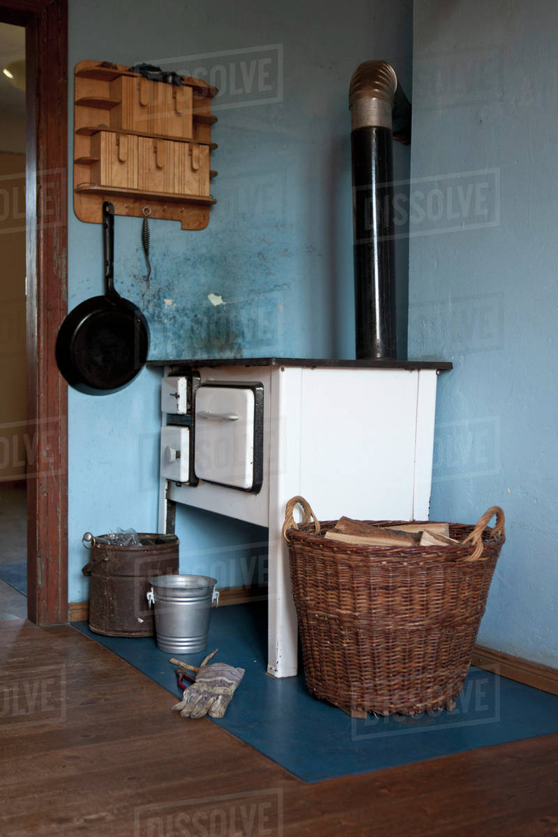 Detail of an old-fashioned kitchen - Royalty-free Stock Photo | Dissolve