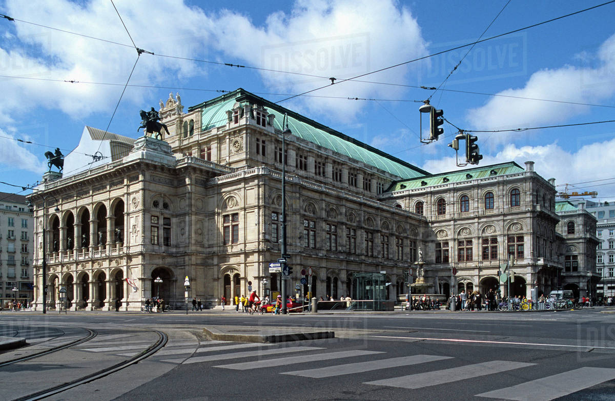 Austria, Vienna, Vienna state opera house - Stock Photo - Dissolve